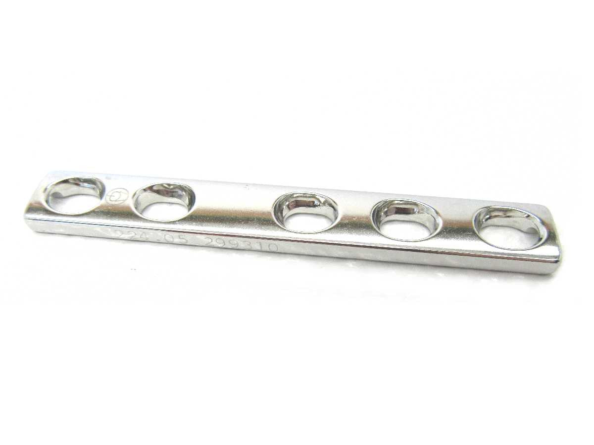 Synthes-4.5mm-Narrow DCP Plate,-5 Holes-87mm - 224.05 – Booth Medical ...